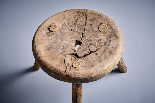 1900 Rough Farmers Stool